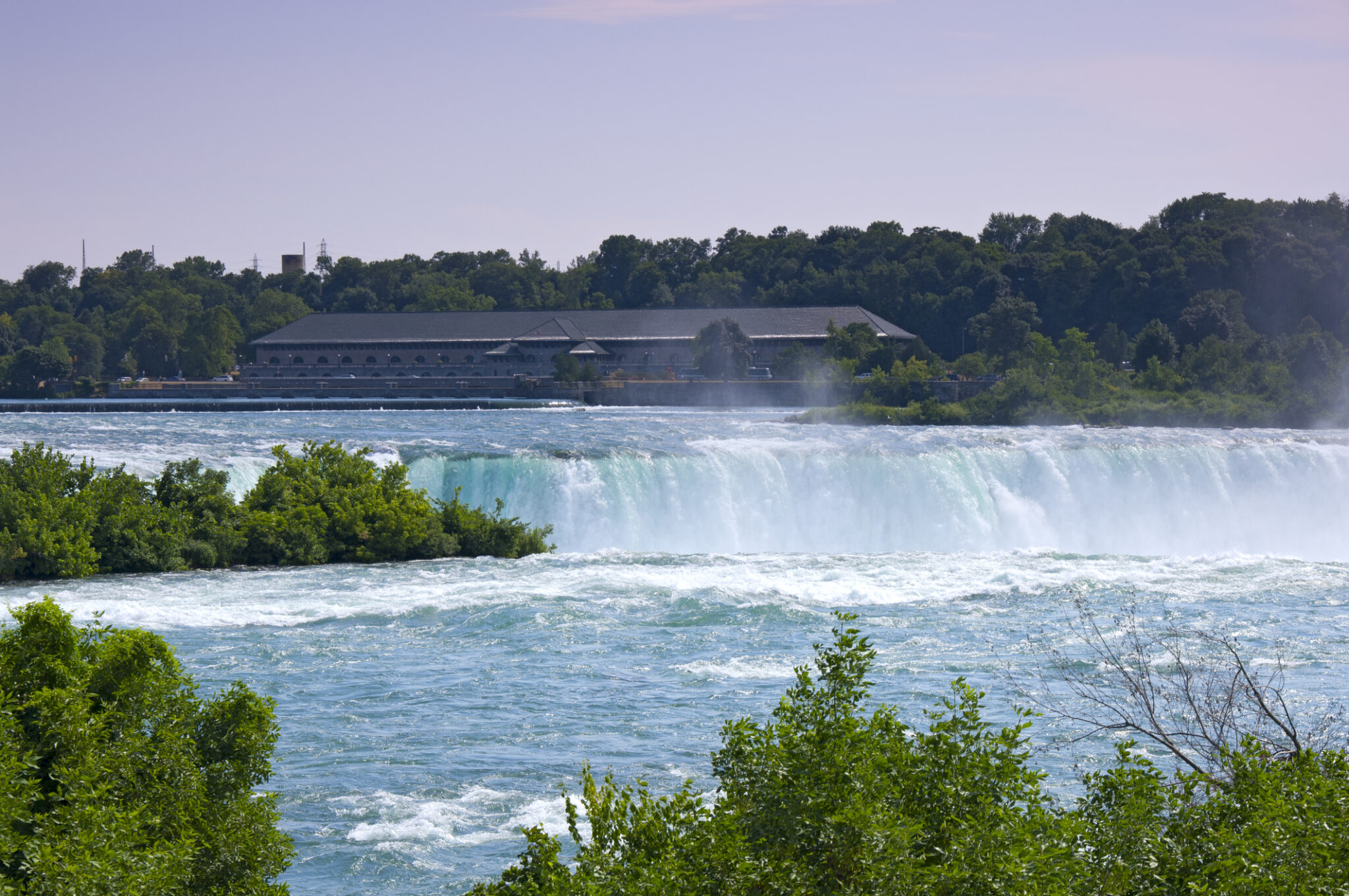 Is There Still A Power Plant At Niagara Falls?