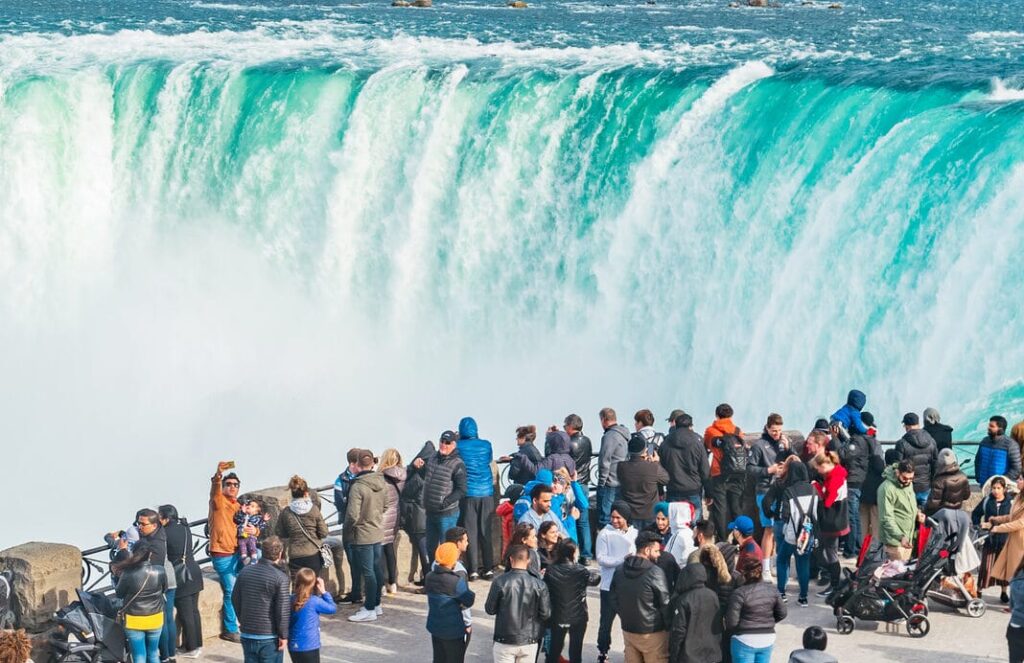 Experience the Wonders of Niagara Falls: A Seasonal Weather Guide ...
