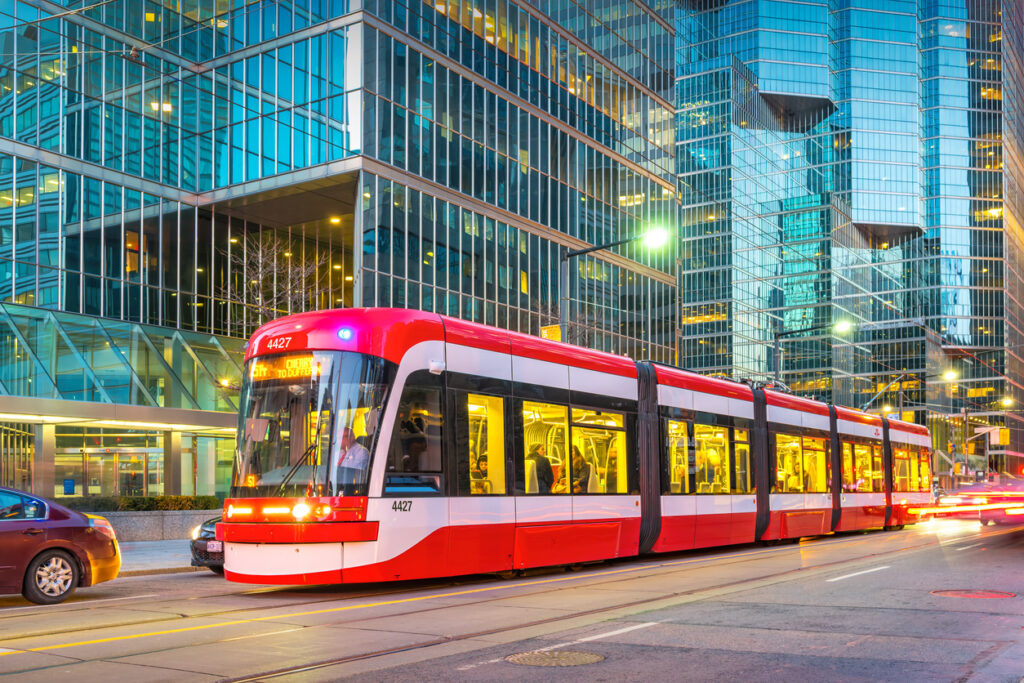 Are Toronto streetcars free? A Guide to Toronto Streetcars | ToNiagara