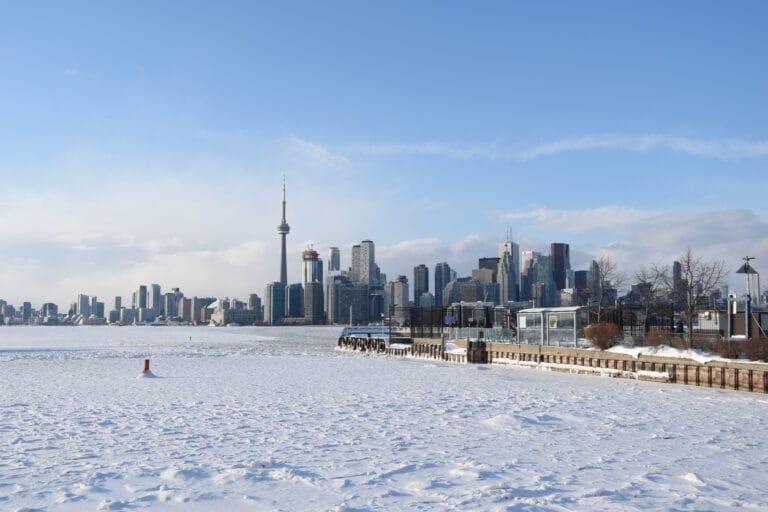How many months does it snow in Toronto? | ToNiagara